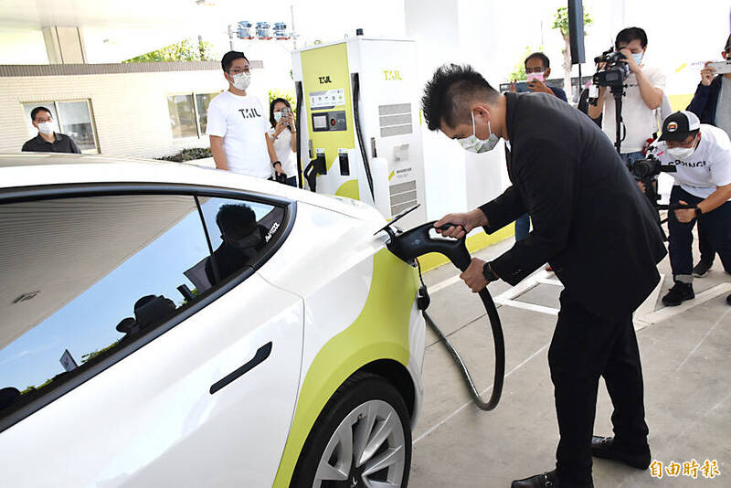 《TAIPEI TIMES》 EV owners might pay surcharge: MOTC - 焦點 - 自由時報電子報