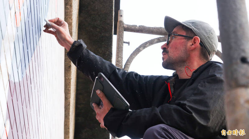 比利時壁畫家Psoman駐平鎮南勢國小創作 結合台灣與客家元素超美 - 生活 - 自由時報電子報