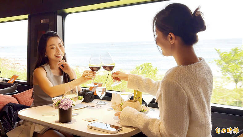 《TAIPEI TIMES》 Tourist train to offer gourmet food made by chef - 焦點 ...