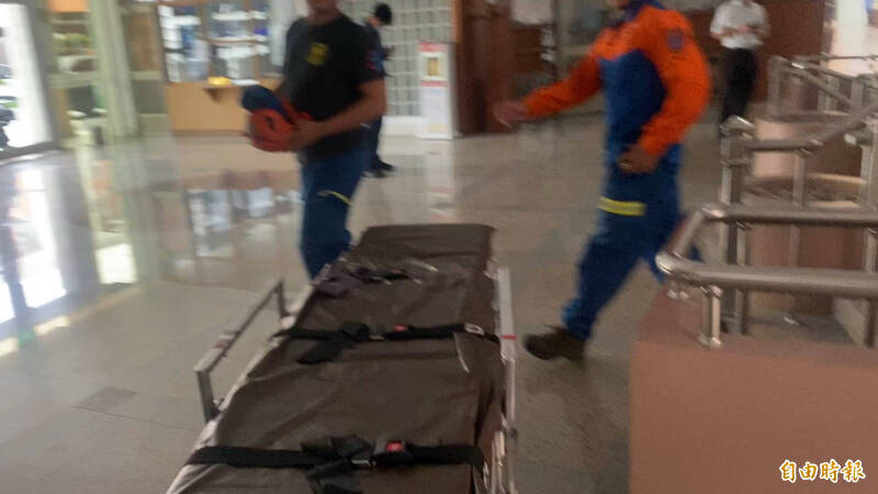 台東百工百業力挺黃建賓 議員尤忠正受困電梯10分鐘 - 政治 - 自由時報電子報