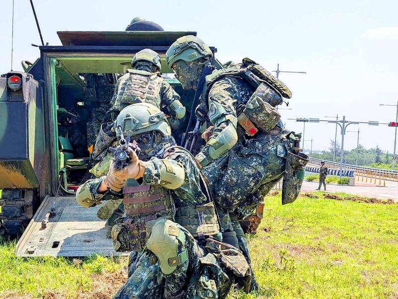 《TAIPEI TIMES》 Han Kuang drills shift to extended defensive force - 焦點 ...
