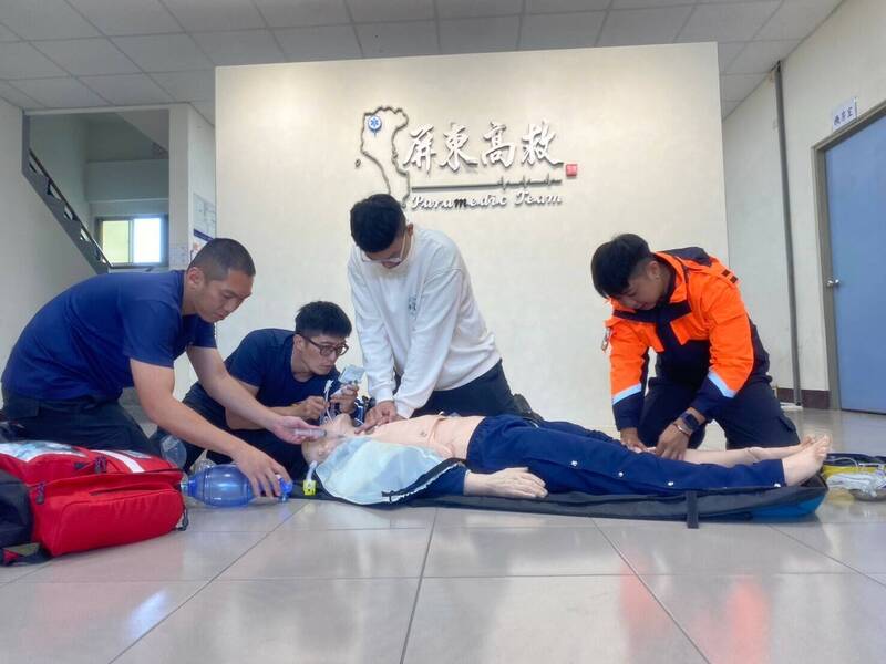 屏東高級救護隊成立8個月 OHCA存活率躍升至30.91％ - 社會 - 自由時報電子報