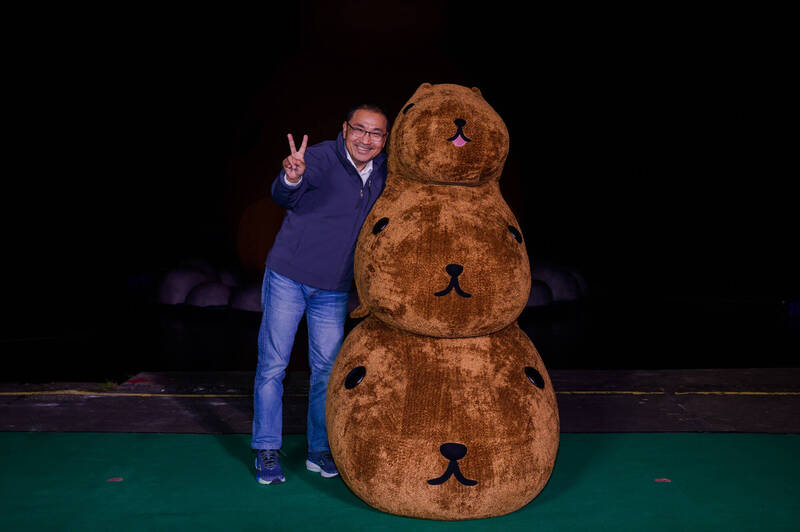 「呆在碧潭の水豚君」療癒雞蛋糕假日限定 人偶見面會12月登場 - 生活 - 自由時報電子報