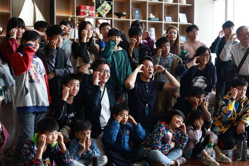 耶誕節最真誠陪伴 高雄承億酒店請近百弱勢童吃「高空大餐」 - 生活 - 自由時報電子報