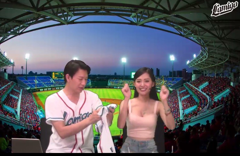 中職》Lamigo TV正妹相伴 網友：展元不安分 - 自由體育