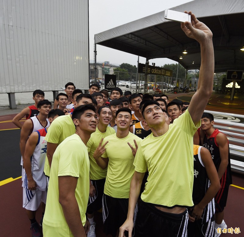 籃球》品牌訓練營 SBL、UBA與HBL球星齊亮相 - 自由體育