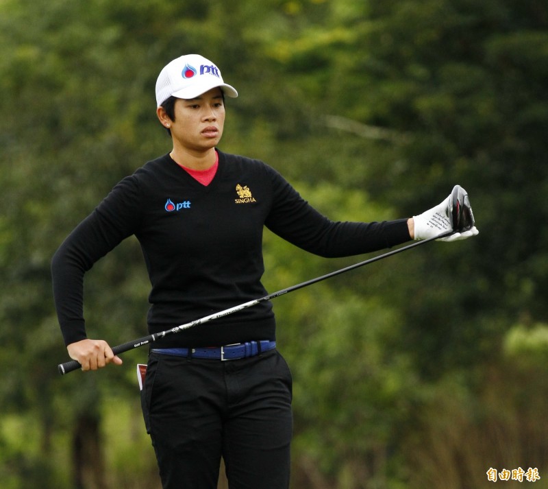 TLPGA暨老爺公開賽》衛冕泰國儂塔雅領先 陳依妏暫居第二 - 自由體育