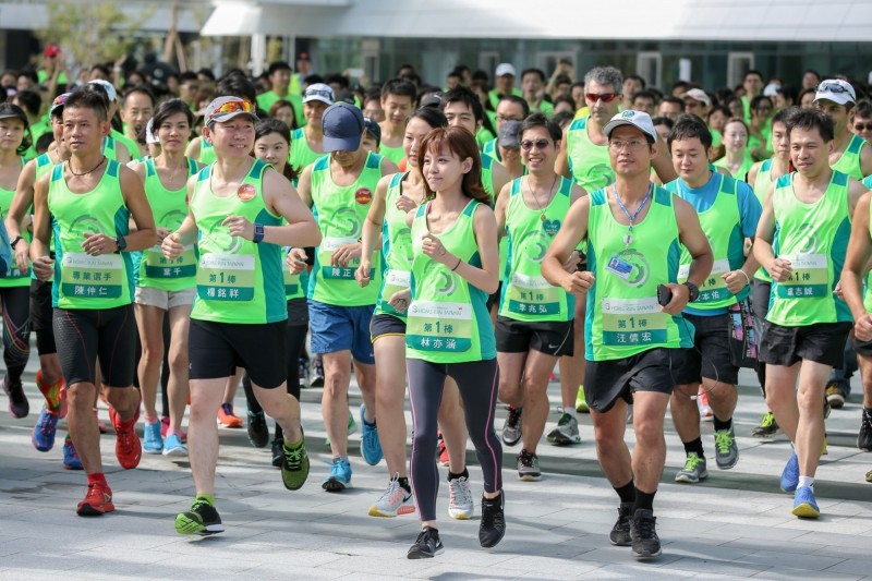 路跑》Home Run Taiwan 9天8夜不斷電馬拉松 千人起跑場面壯觀 - 自由體育