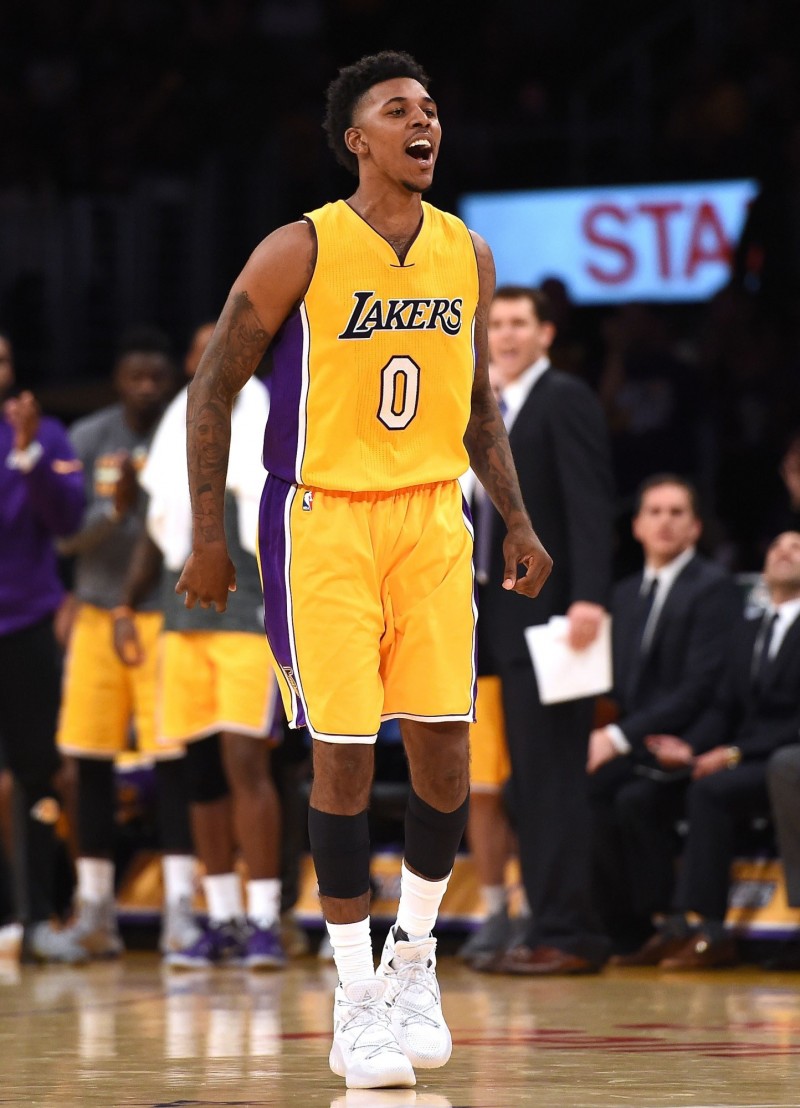 NBA》楊恩才剛歸隊 只打兩分鐘又扭傷右腳退場 - 自由體育