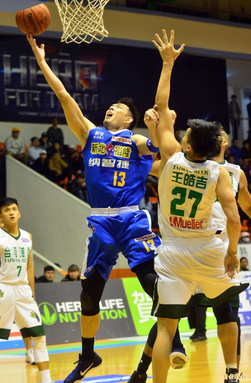 SBL季後賽Live》裕隆飆外線退台啤 系列賽扳平 - 自由體育