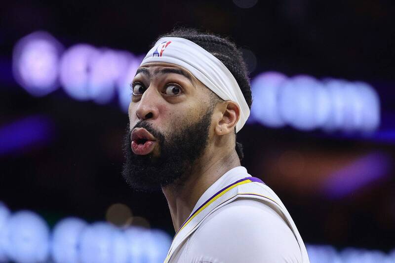 NBA》湖人晴天霹靂打擊！ 美媒爆料AD將無限期缺陣 - 自由體育