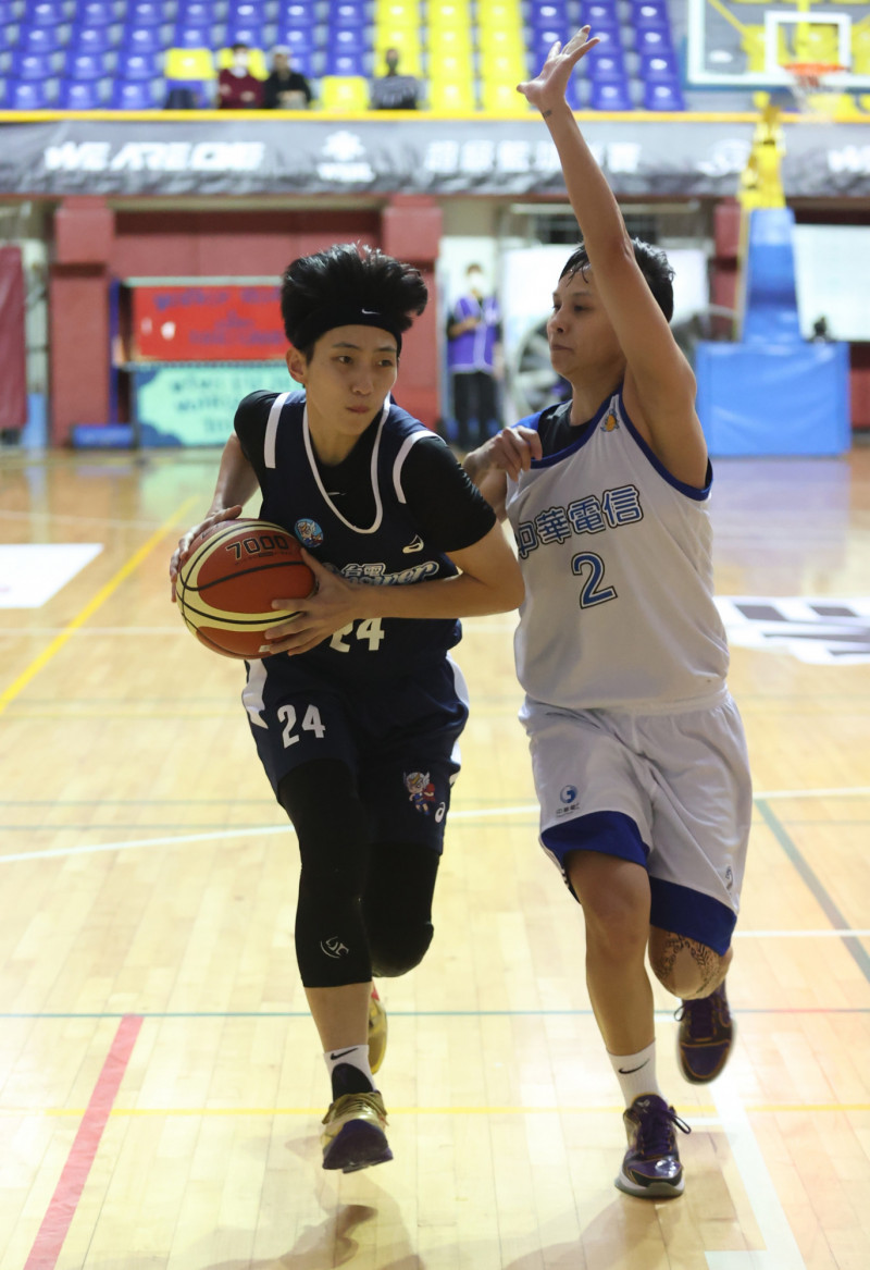 WSBL》上半場沒打完吞4犯 劉希曄照砍24分助台電收首勝 - 自由體育