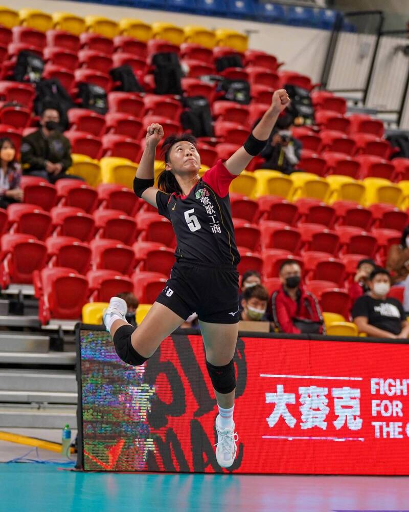 HVL排球》太狂！鶯歌工商「普通班」奇蹟 力挫東山高中捧隊史首冠 - 自由體育