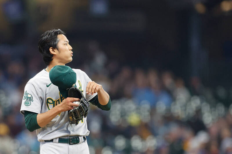 MLB》又投出157KM危險頭部近身球！ 日本火球男控球大亂調黯然退場 - 自由體育