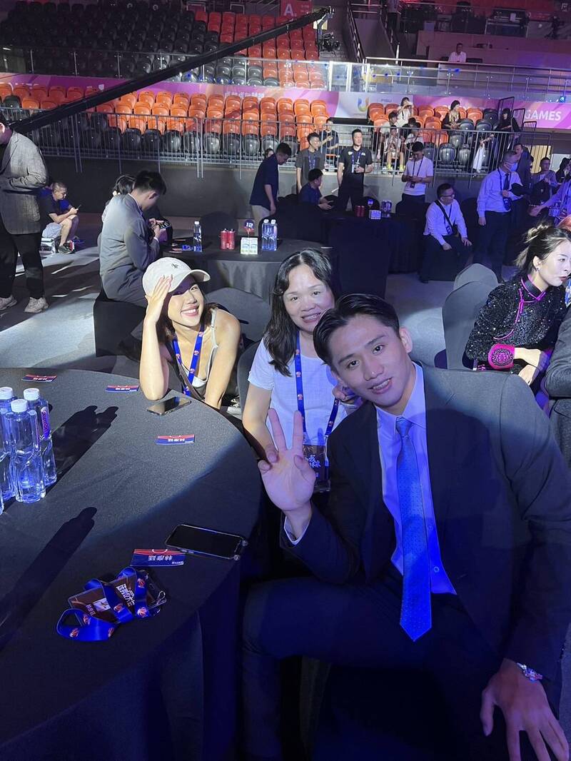 籃球》退出PLG選秀的政大林彥廷 在CBA被挑中當探花 - 自由體育