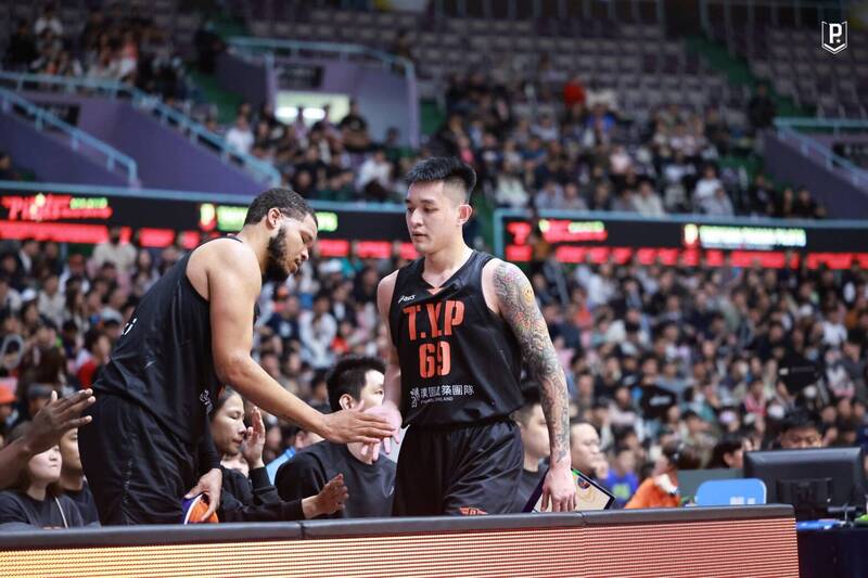 PLG》盧峻翔決勝節拿12分讓球迷高喊MVP 領航猿氣走夢想家拿7連勝 - 自由體育