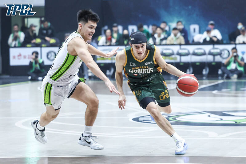 TPBL》「官方」身高177狂抓11籃板 高錦瑋：我跳不高、都是撿到的 - 自由體育