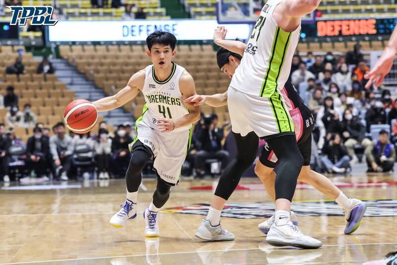 TPBL》克羅馬33分率雲豹退夢想家收2連勝 蔣淯安傷癒復出6分、9助攻 - 自由體育