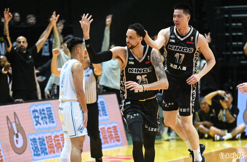 TPBL冠軍賽》林書豪拿12分 曼尼高狂數據率國王G1力退海神 - 自由體育