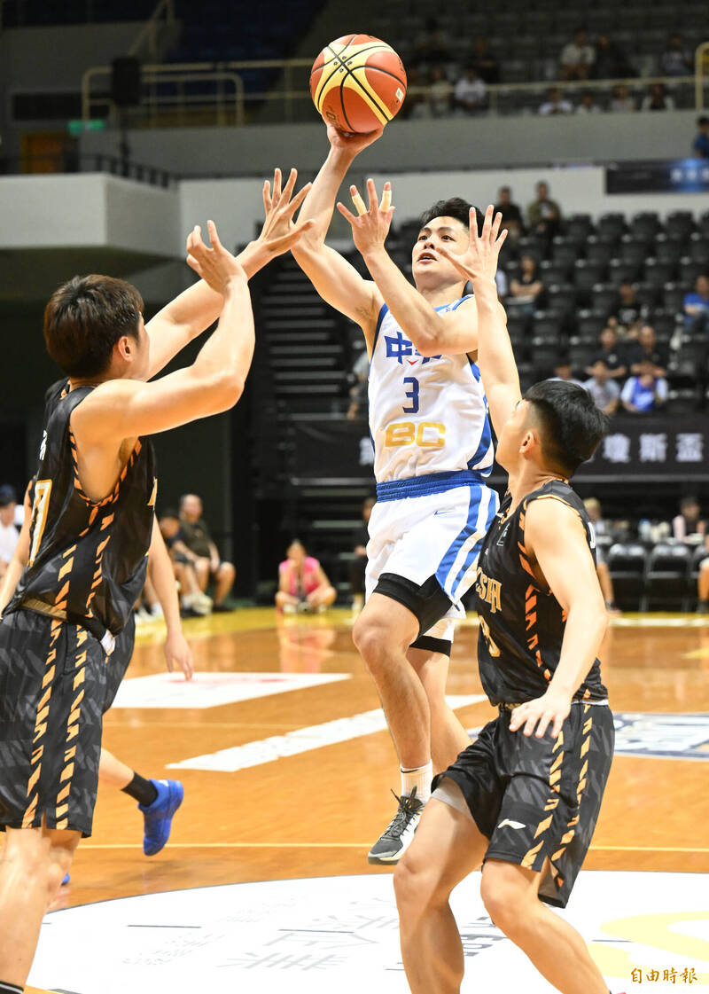 瓊斯盃》陳將双第三節獨拿8分 台灣白逆轉大馬國家隊開紅盤 - 自由體育