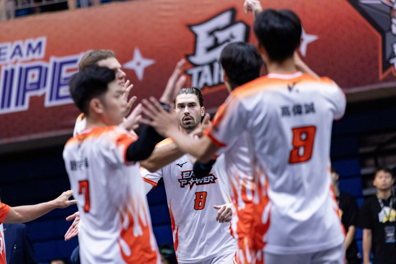 TPVL熱身賽》東京巨熊教練盼台灣排球繼續活躍 對手對高偉誠印象深刻 - 自由體育