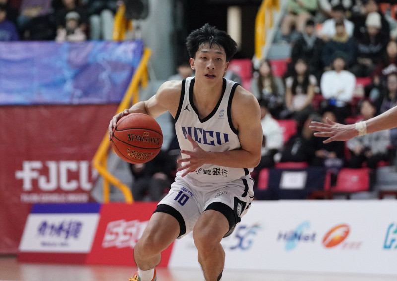 UBA》宋昕澔拿18分完成重要里程碑！政大擊退健行延續超狂跨季57連勝 - 自由體育