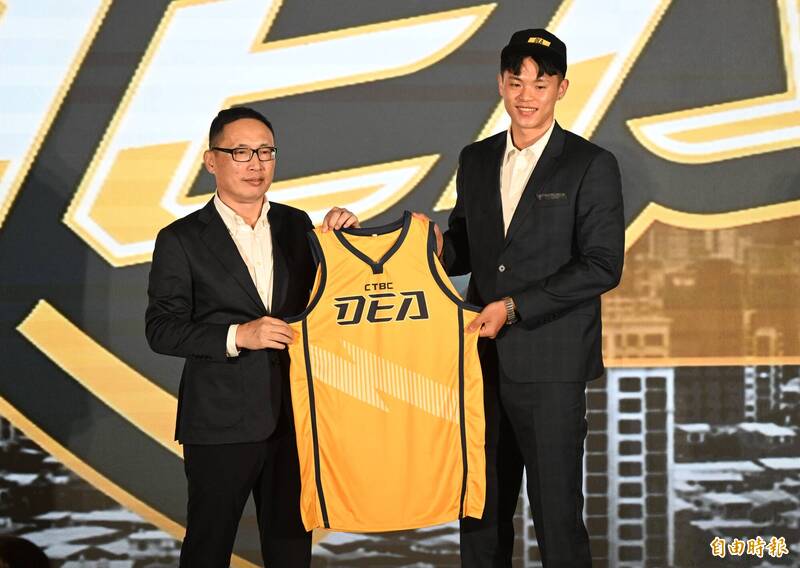 TPBL選秀》特攻迎來榜眼曾信武 劉志威說明沒選謝銘駿的原因 - 自由體育