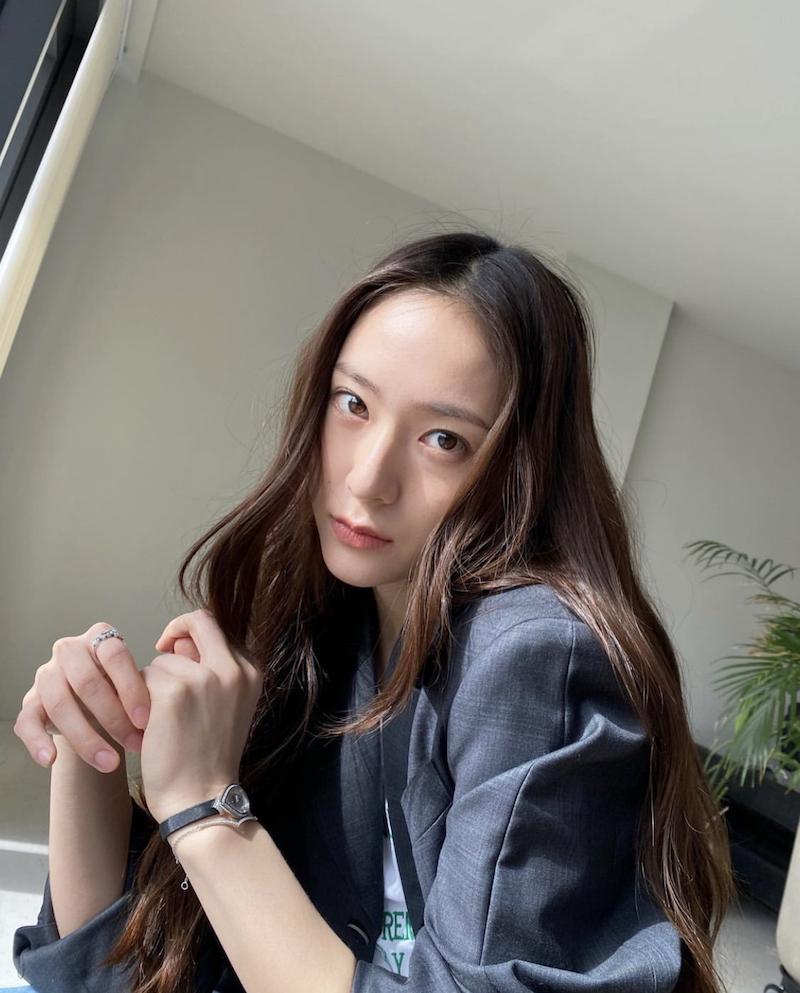 Krystal罕見穿比基尼出鏡！海島度假美照網狂讚：人間美人魚 - 自由電子報iStyle時尚美妝頻道