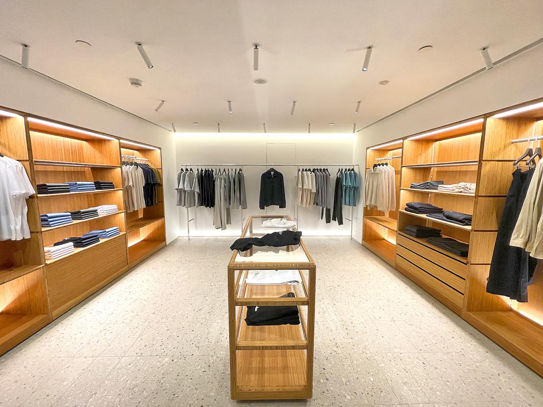 COS台灣首店台北101開幕 永續材質構築高質感極簡風 吸引章廣辰、林哲熹、王棠云朝聖 - 自由電子報iStyle時尚美妝頻道