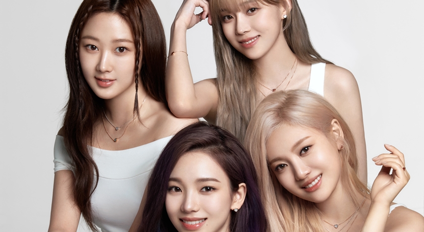 韓辣團 aespa「白上衣+牛仔褲」拍大片！網讚絕美鄰家女孩 - 自由電子報iStyle時尚美妝頻道