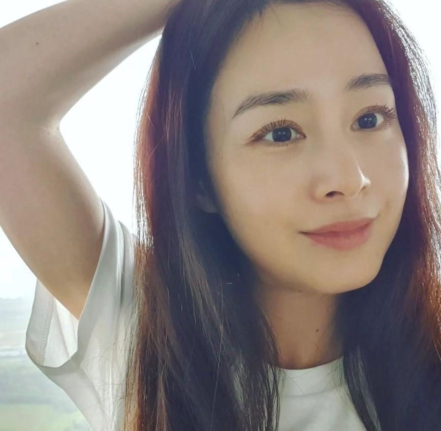 金泰希罕見分享近距離自拍！洩「真實膚況」完全看不出43歲 - 自由電子報iStyle時尚美妝頻道