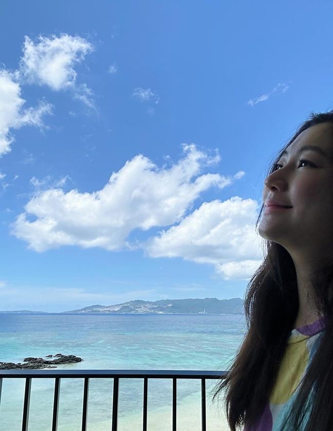 Selina曬孕婦泳裝照笑稱「太肉感」！卸貨倒數真實情況曝光引熱議 - 自由電子報iStyle時尚美妝頻道