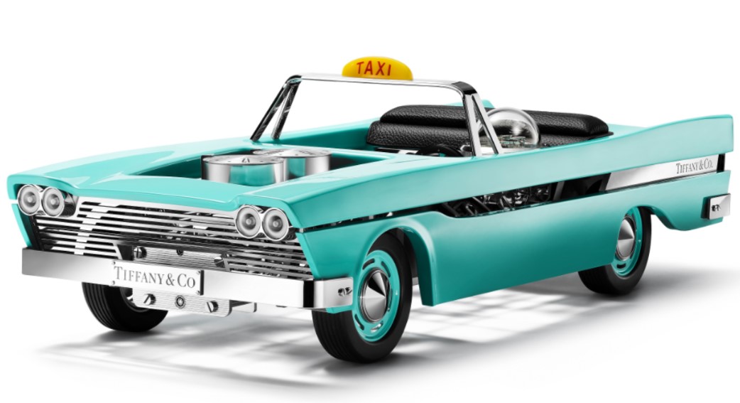 Tiffany Taxi座鐘展露復古風！經典藍色塗裝 獨立雙機芯細緻精巧 - 自由電子報iStyle時尚美妝頻道