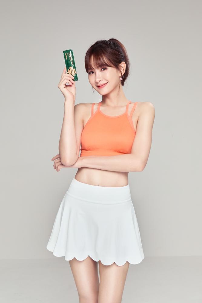 安心亞狠甩「金華火腿」標籤大秀S曲線！520高調認愛：已成為不知不覺的習慣 - 自由電子報iStyle時尚美妝頻道