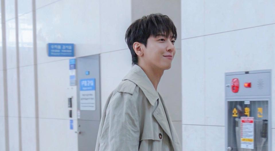 鄭容和驚喜提前來台跑MK趴今晚現身101！機場時尚暗藏吃貨密碼 - 自由電子報iStyle時尚美妝頻道